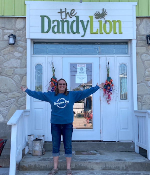 The Dandy Lion - Grey Bruce Cottages Inc.